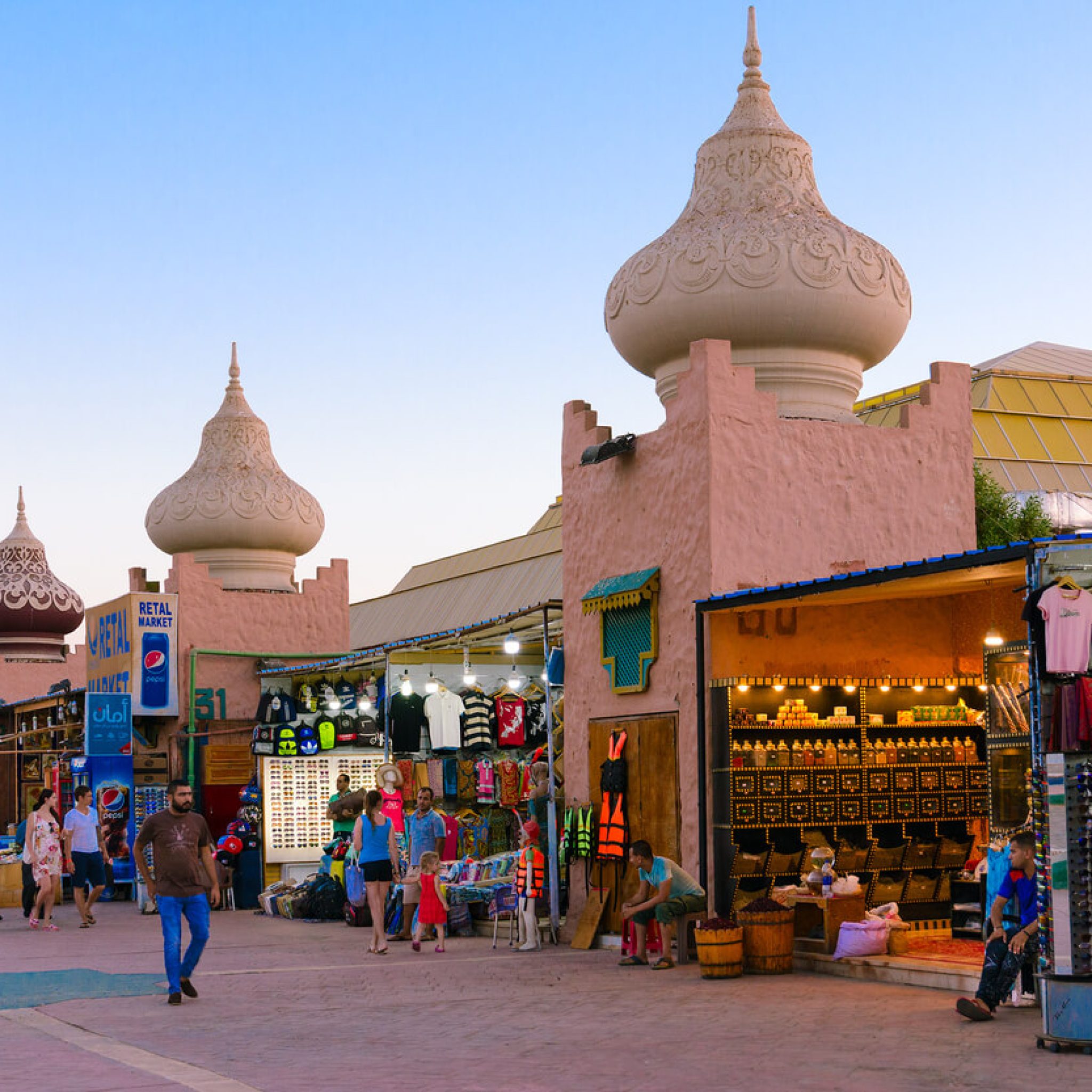 Top 5 Bazaars and markets for souvenirs & shopping in Egypt